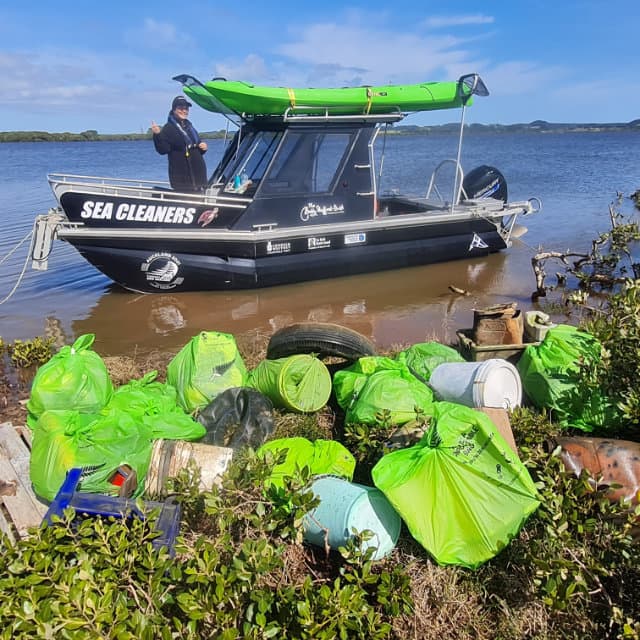 Sea Cleaners | We remove rubbish from the Sea, Harbours and Oceans